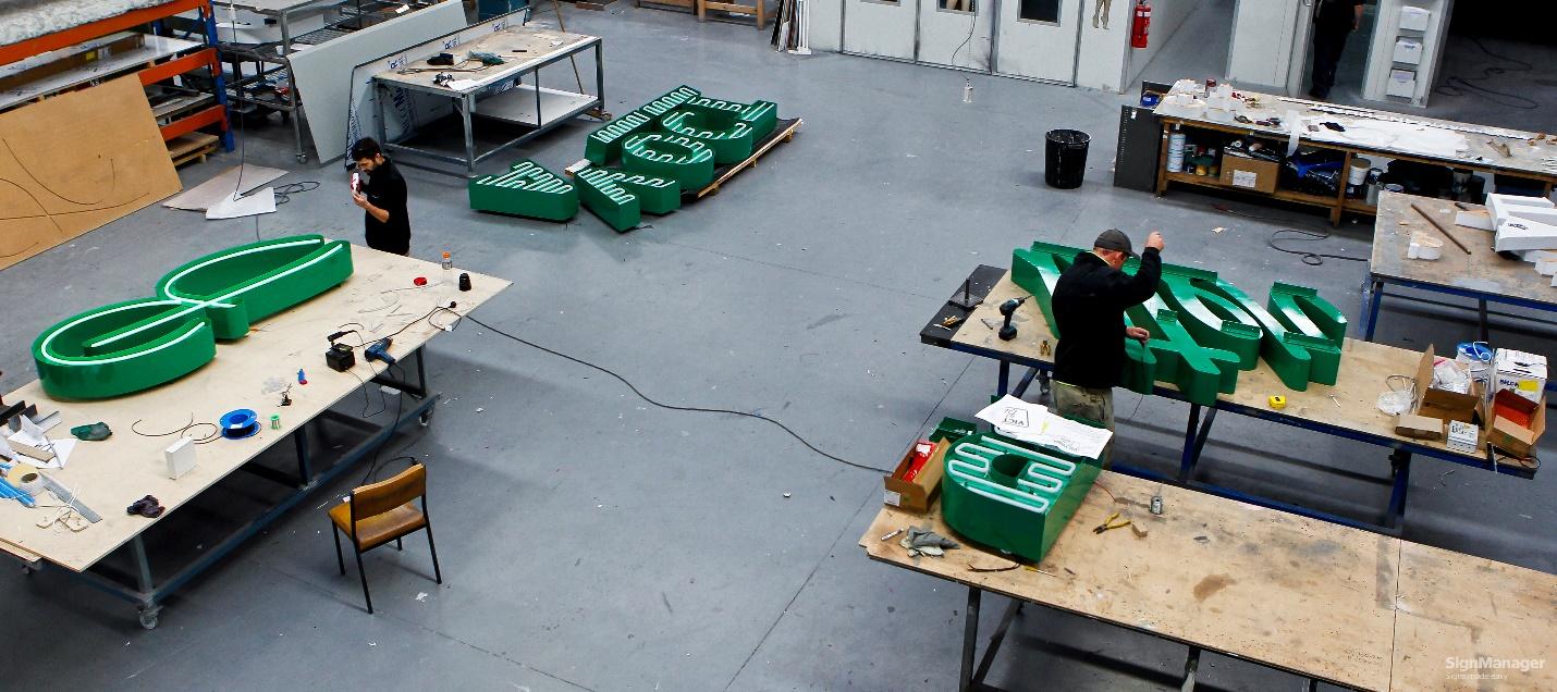 Exploring the Best Signage Materials: A Comprehensive Guide